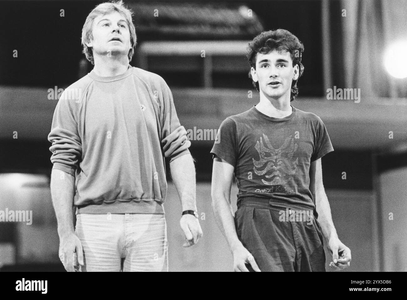 l-r: Derek Jacobi (Prospero), Mark Rylance (Ariel) in rehearsal for THE ...