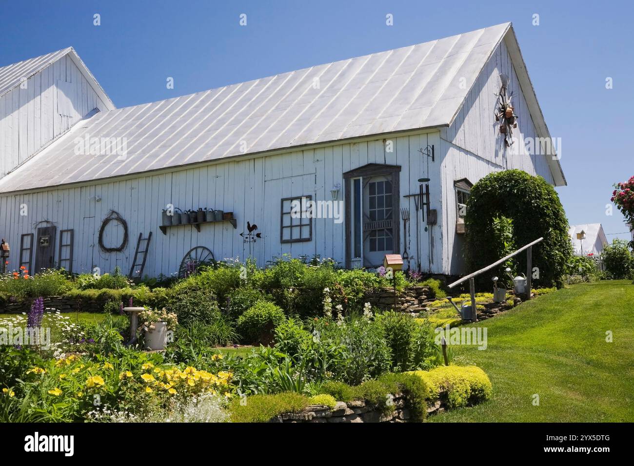 Big barns hi-res stock photography and images - Alamy