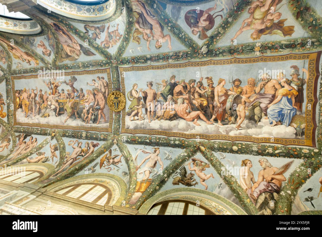 Raphael loggia hi-res stock photography and images - Alamy