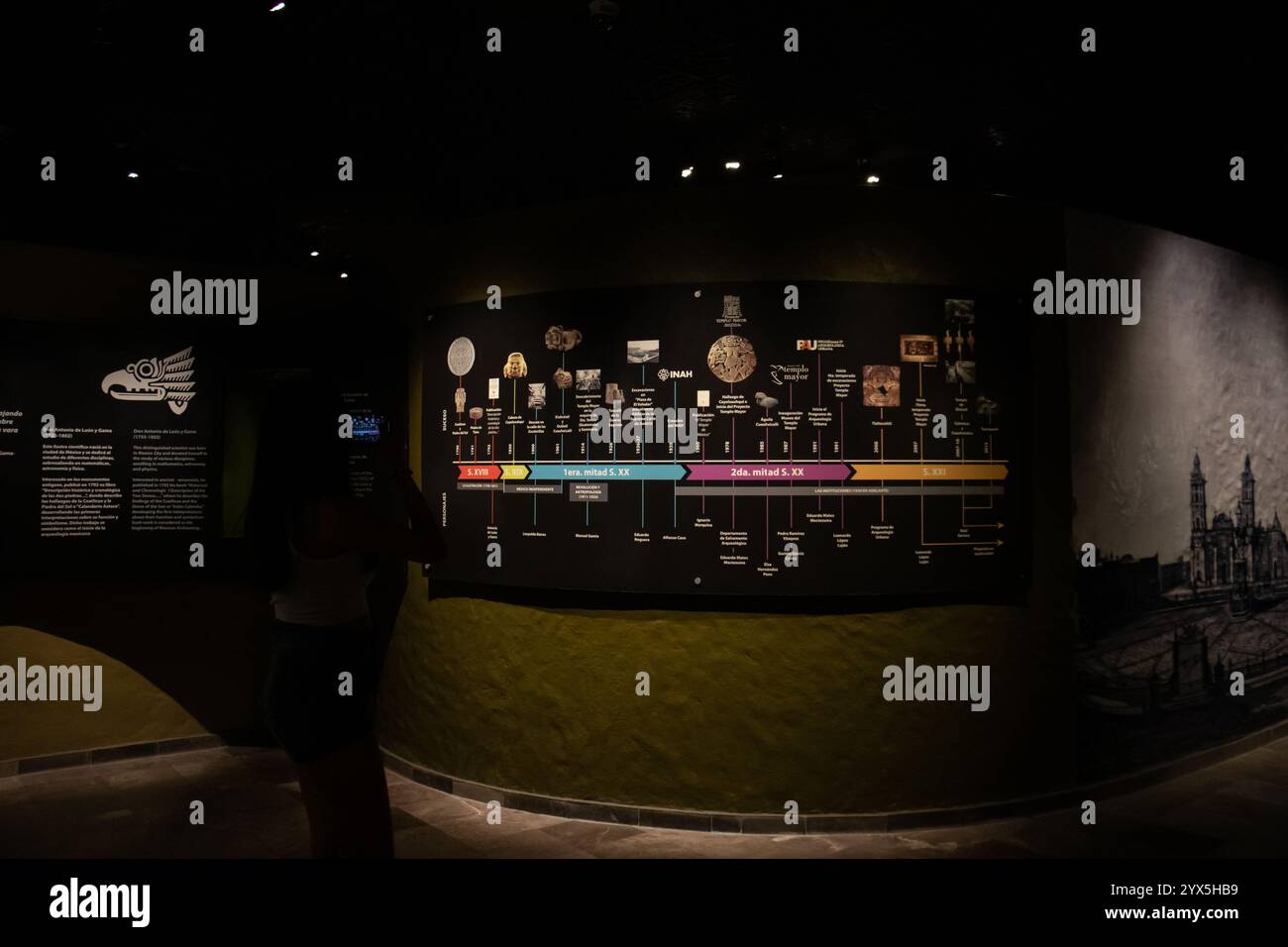 Mexico City, Mexico November 12, 2024: Tourist taking pictures of the ...