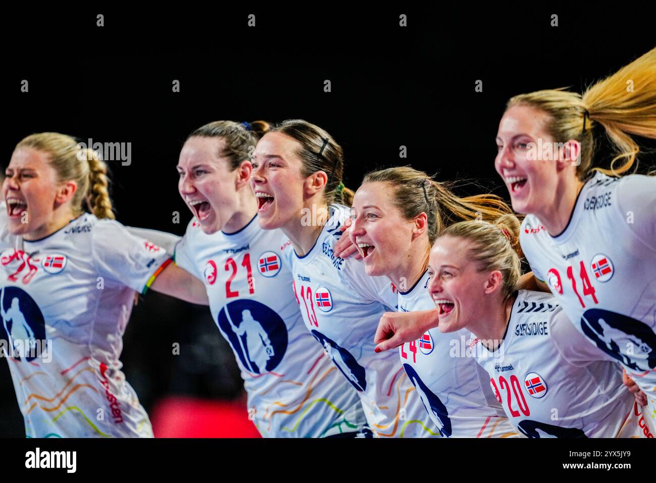 Vienna, Austria 20241213. The handball girls celebrate their victory ...
