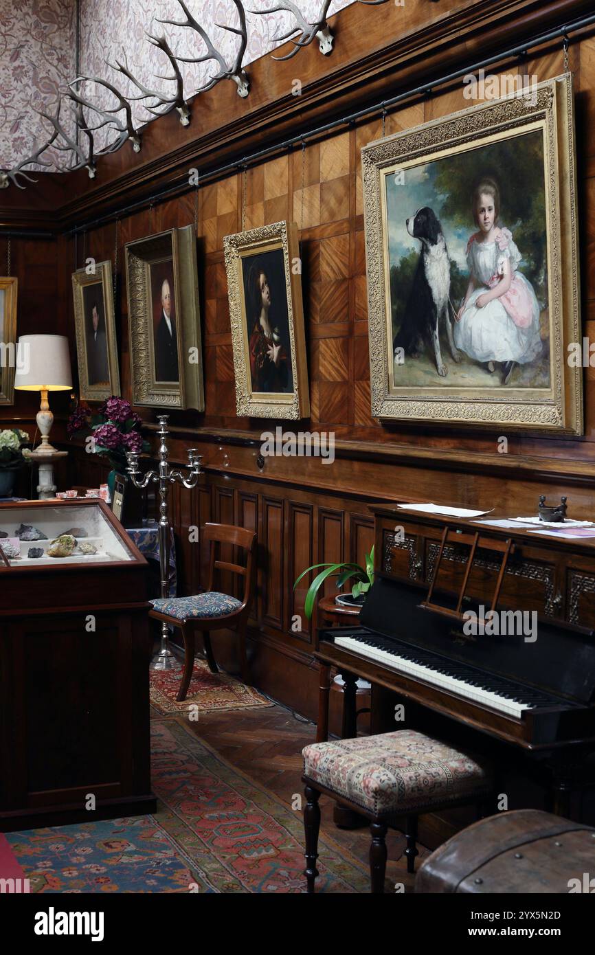 GREAT BRITAIN /Cornwall/Caerhays/Caerhays Castle Stock Photo - Alamy