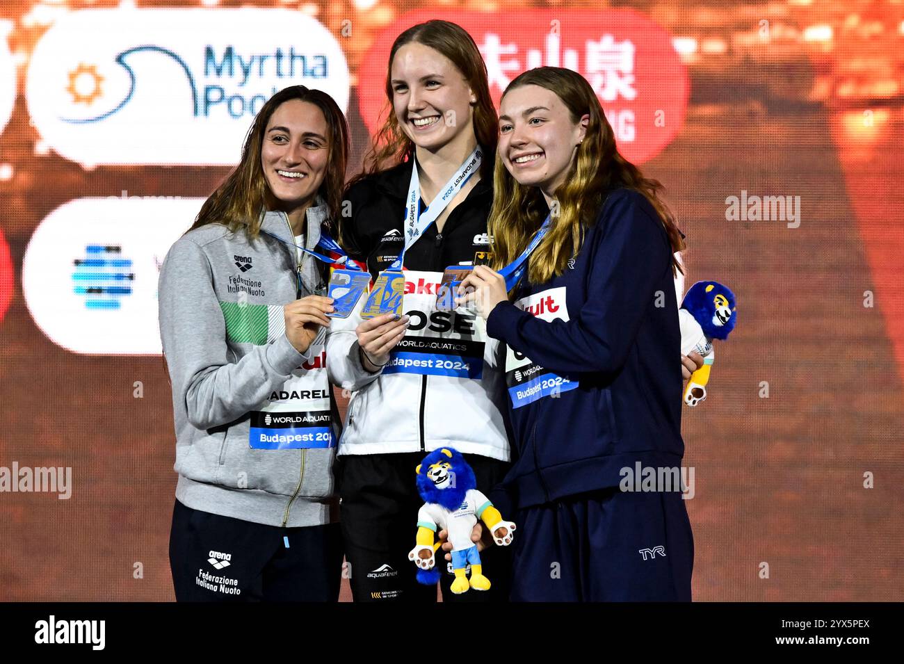 Simona Quadarella of Italy, silver, Isabel Gose of Germany, gold and ...