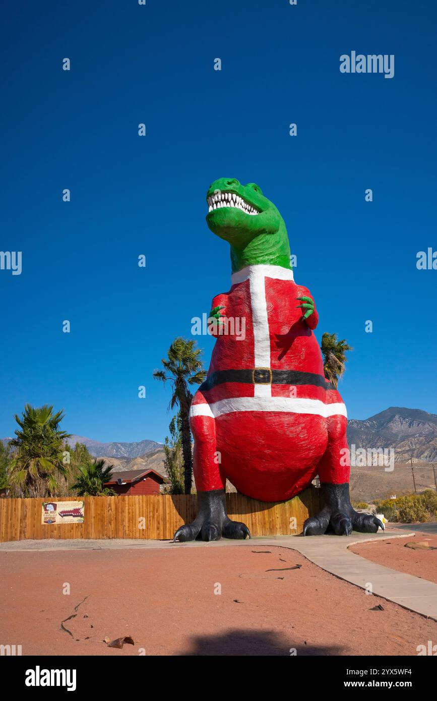 T-Rex Dinosaur dressed as Santa Claus at the Cabazon Dinosaurs - the ...