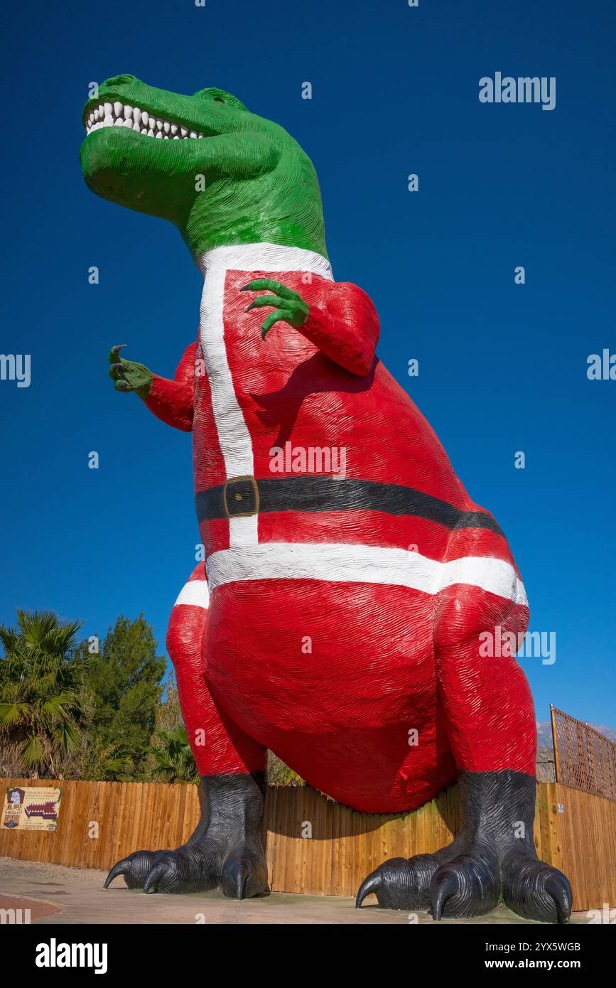 T-Rex Dinosaur dressed as Santa Claus at the Cabazon Dinosaurs - the ...
