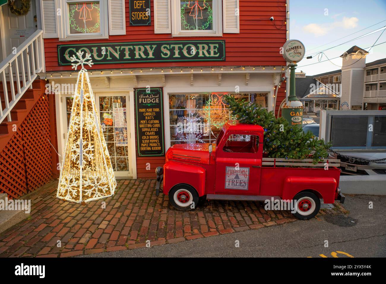November 29, 2024 Booth Bay Harbor, Maine, USA Shops along the harbor ...