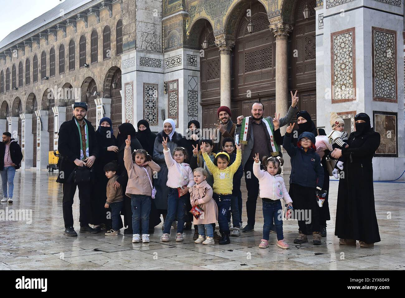People gather the mosque and its surroundings with 'Syrian revolution ...