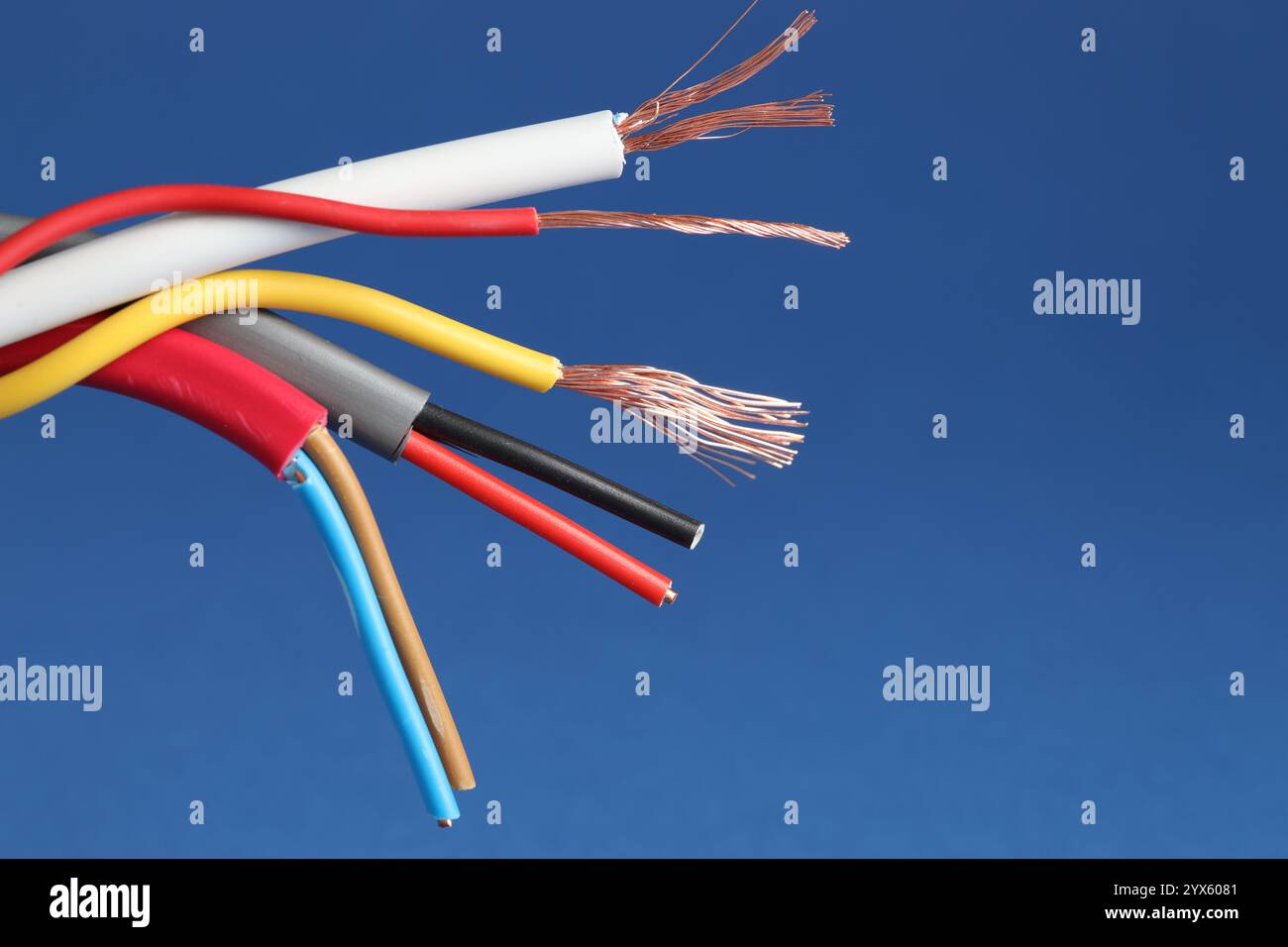 Cable electrical wires exposed hi-res stock photography and images - Alamy