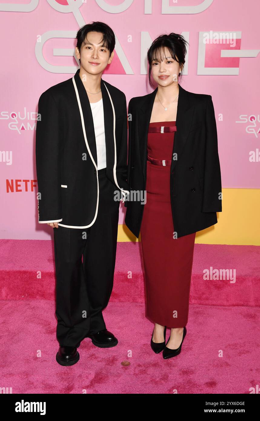 LOS ANGELES, CALIFORNIA - DECEMBER 12: (L-R) Yim Si-wan and Jo Yu-ri ...