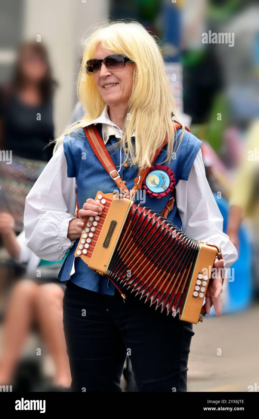 Man playing button accordion hi-res stock photography and images - Alamy