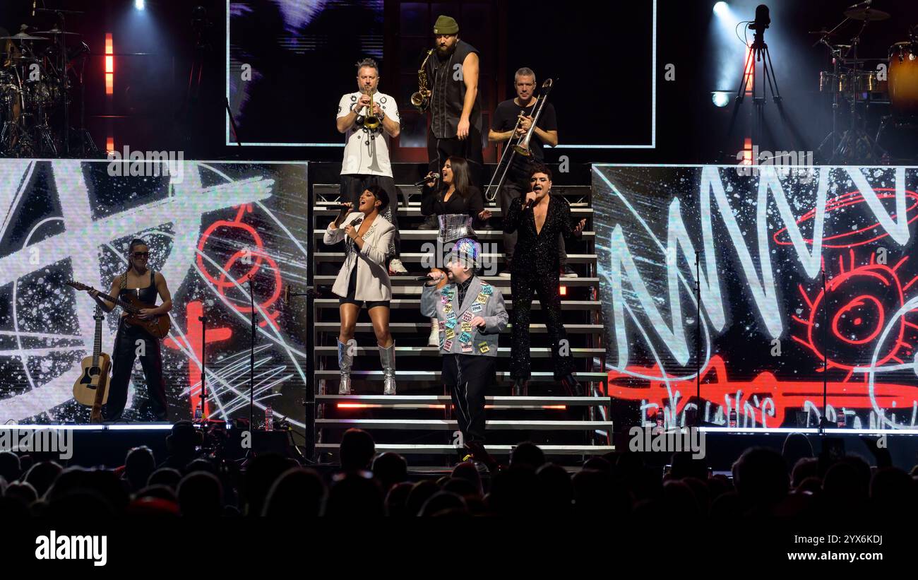 Music icons Boy George and Culture Club perform Glasgow's premier venue ...
