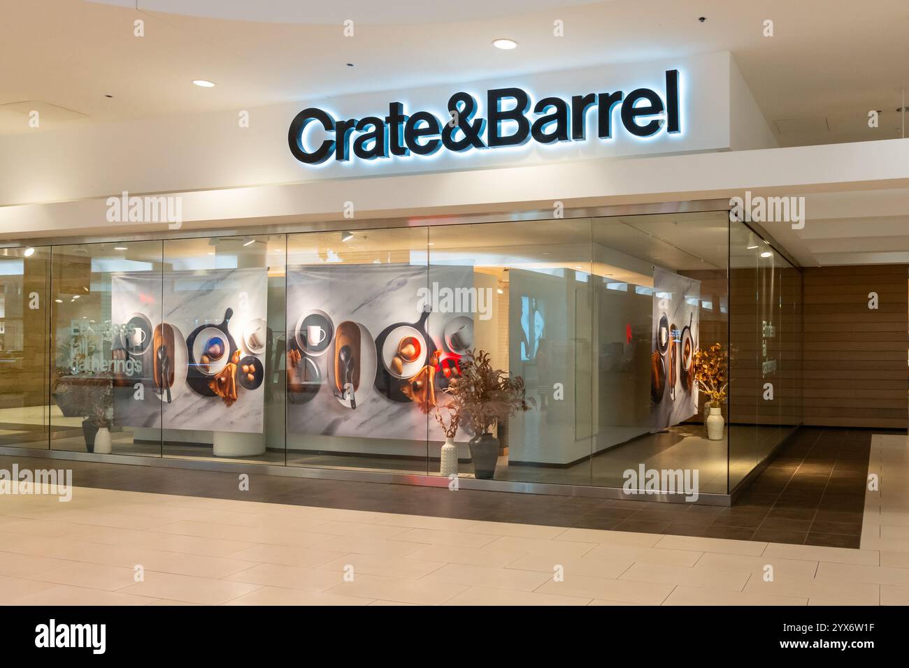 Natick mall hi-res stock photography and images - Alamy