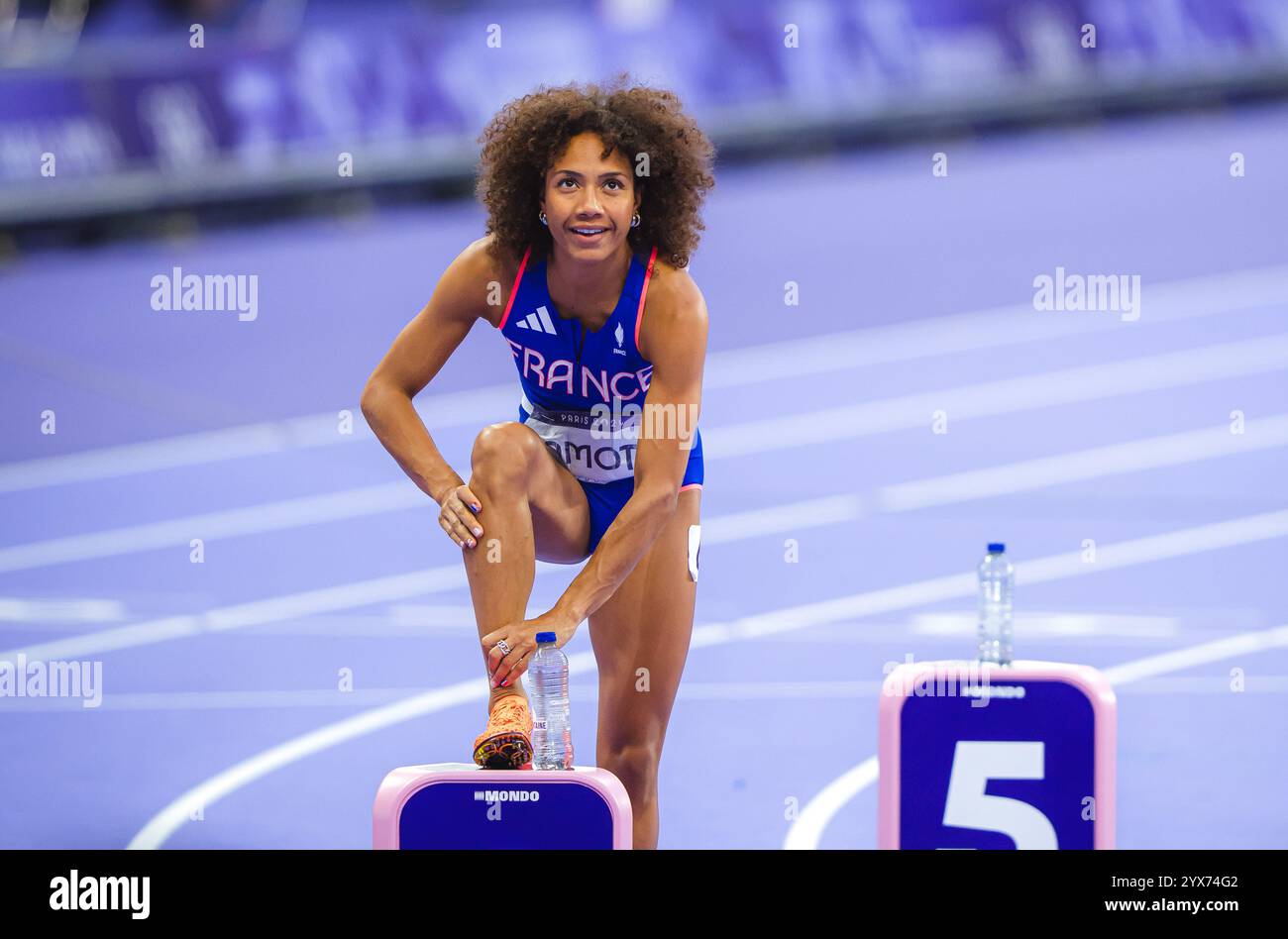 Rénelle Lamote participating in the 800 meters at the Paris 2024 ...