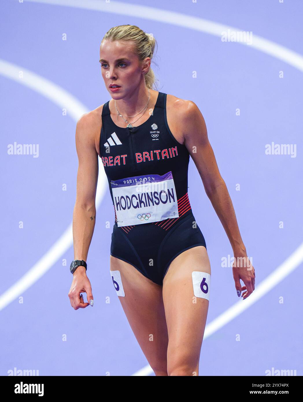Keely Hodgkinson participating in the 800 meters at the Paris 2024 ...