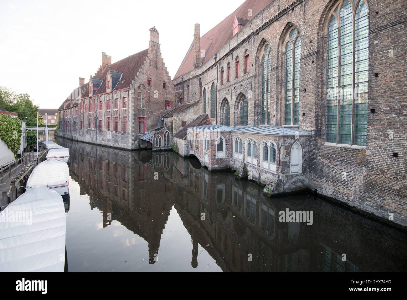 Hans Memling museum in Oud Sint-Janshospitaal /Ancien hôpital Saint ...