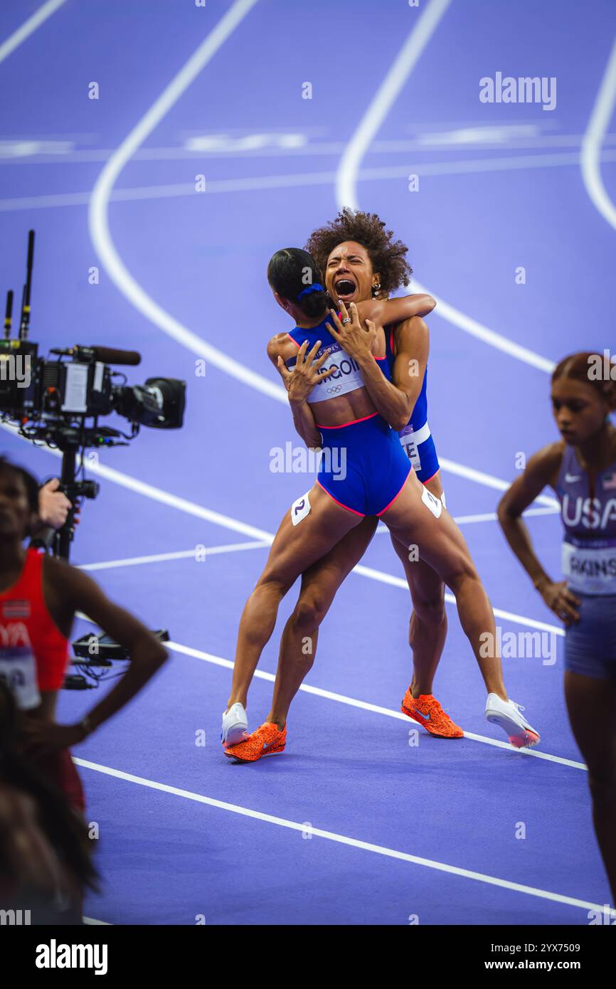 Rénelle Lamote and Anaïs Bourgoin participating in the 800 meters at ...
