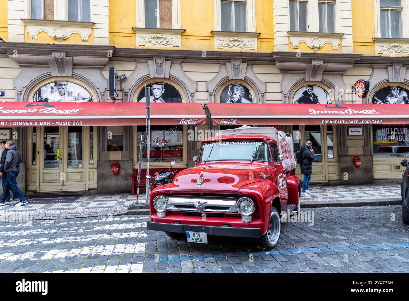 Vintage Ford F100 coca cola delivery truck outside the James Dean cafe ...