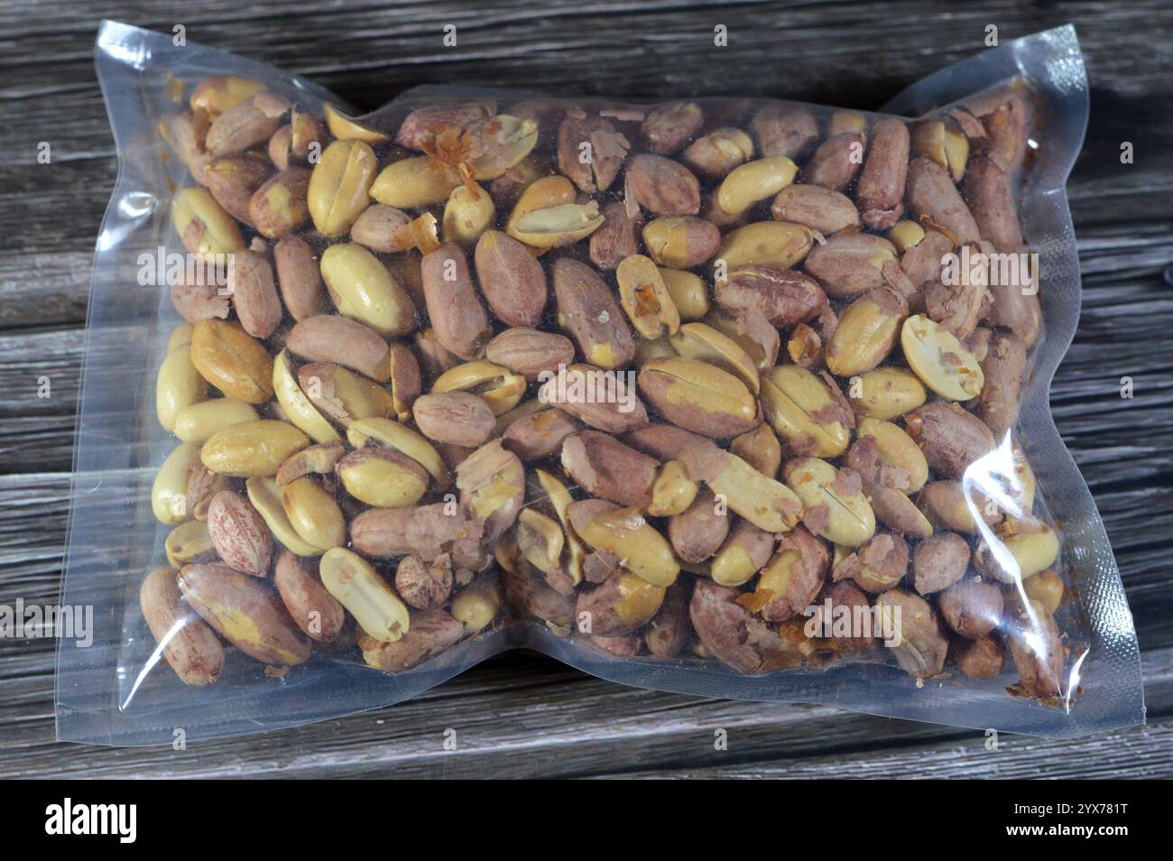 roasted peanut, peanut (Arachis hypogaea), groundnut, goober pea pindar ...