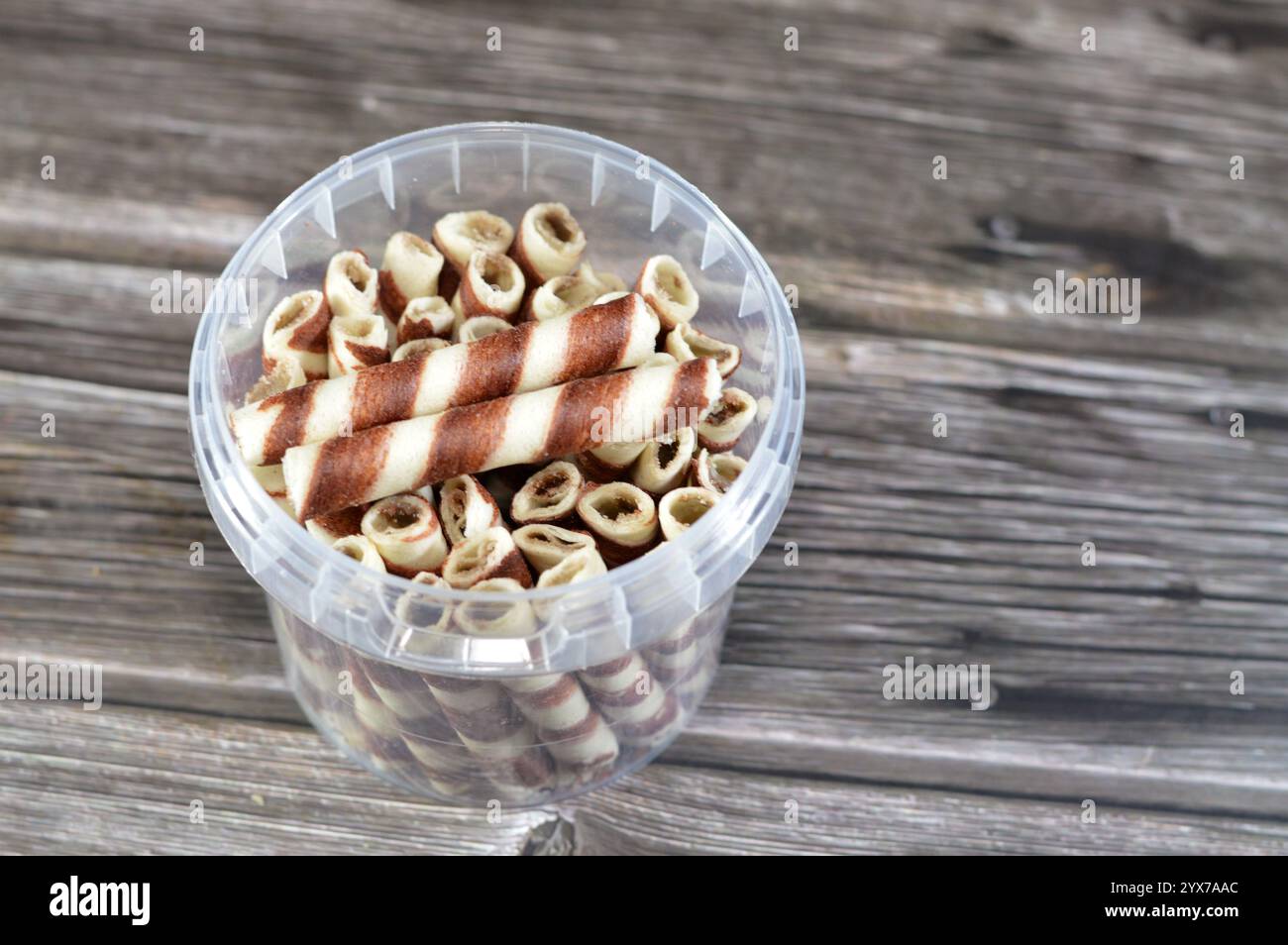 wafer rolls filled with a delicious hazelnut chocolate cream, crunchy ...