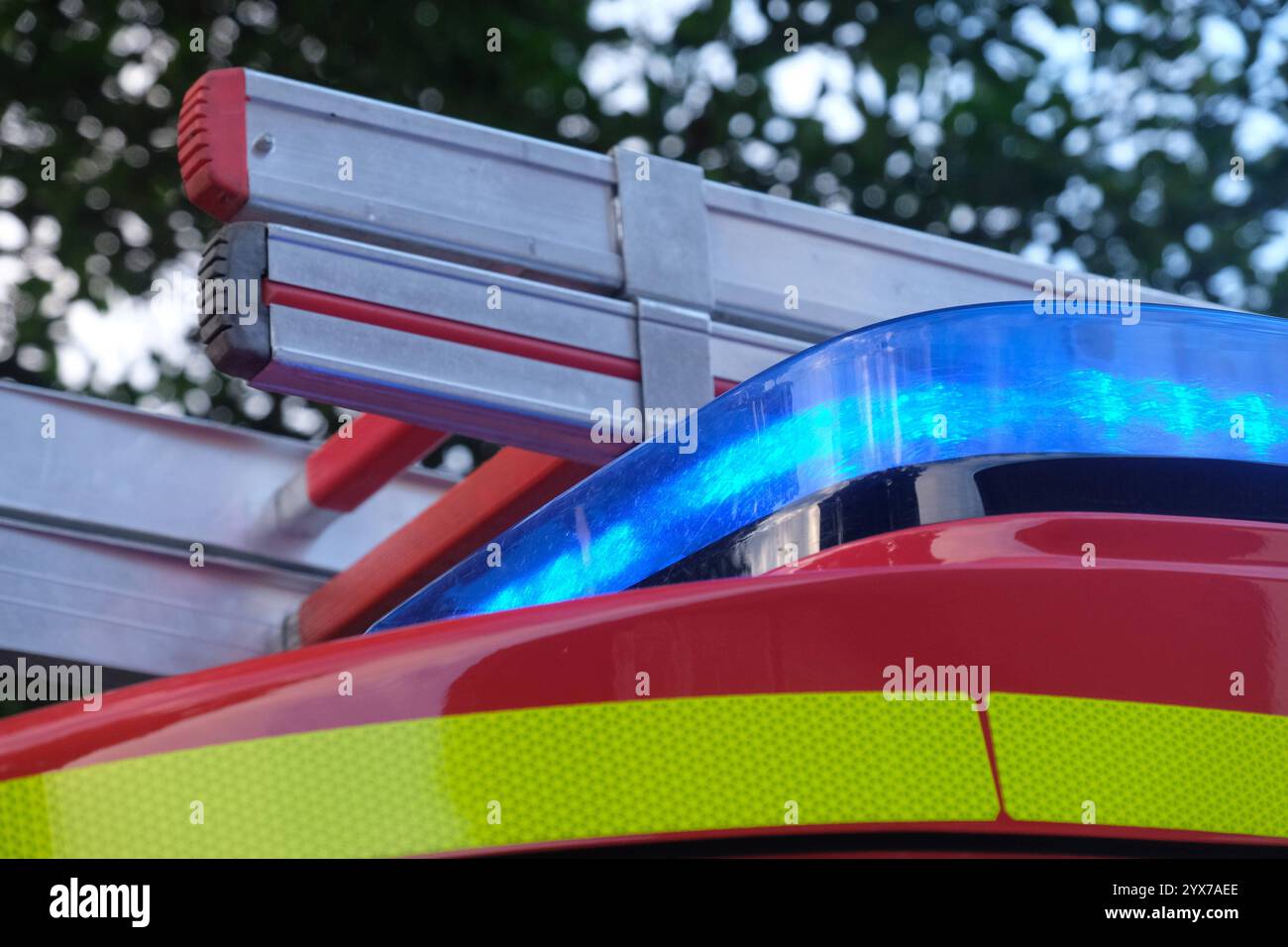 Feuerwehr-Blaulicht Feuerwehr in verschiedenen Bildern und Aktionen in ...