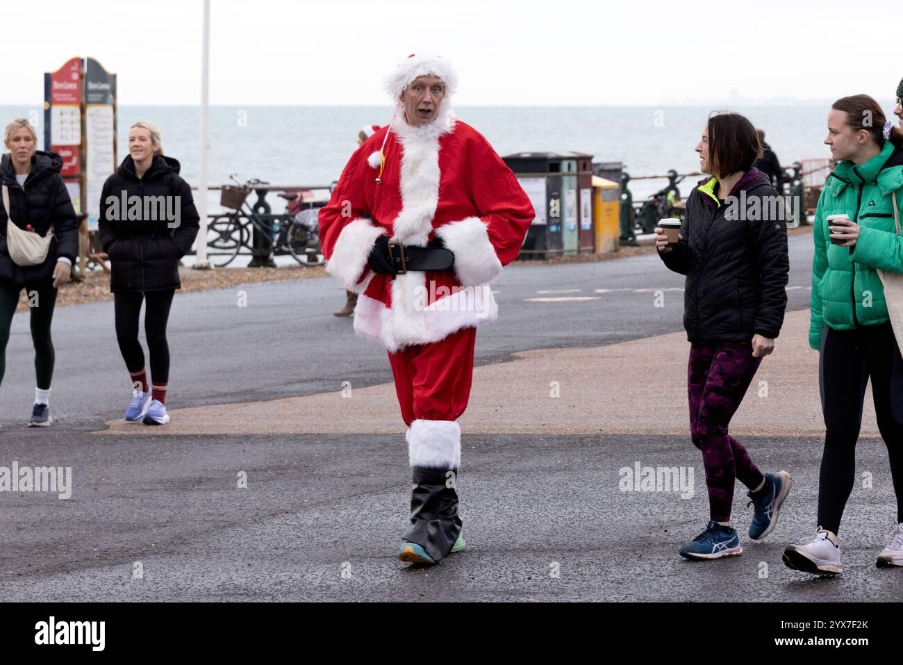 Santa run 2024 hi-res stock photography and images - Alamy