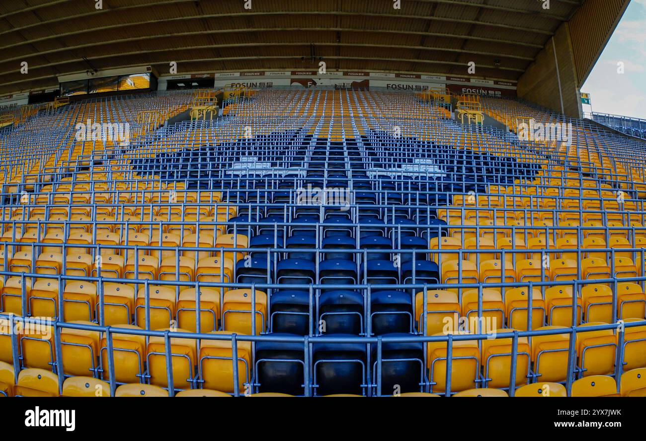 14th December 2024; Molineux Stadium, Wolverhampton, West Midlands ...