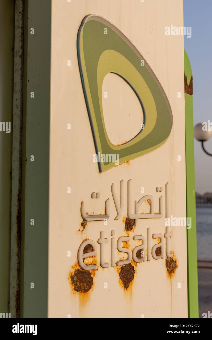 Du Etisalat Logo