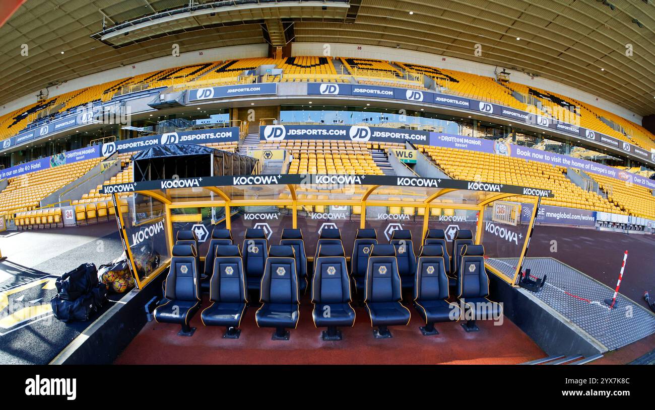 Wolverhampton, UK. 14th December 2024; Molineux Stadium, Wolverhampton ...