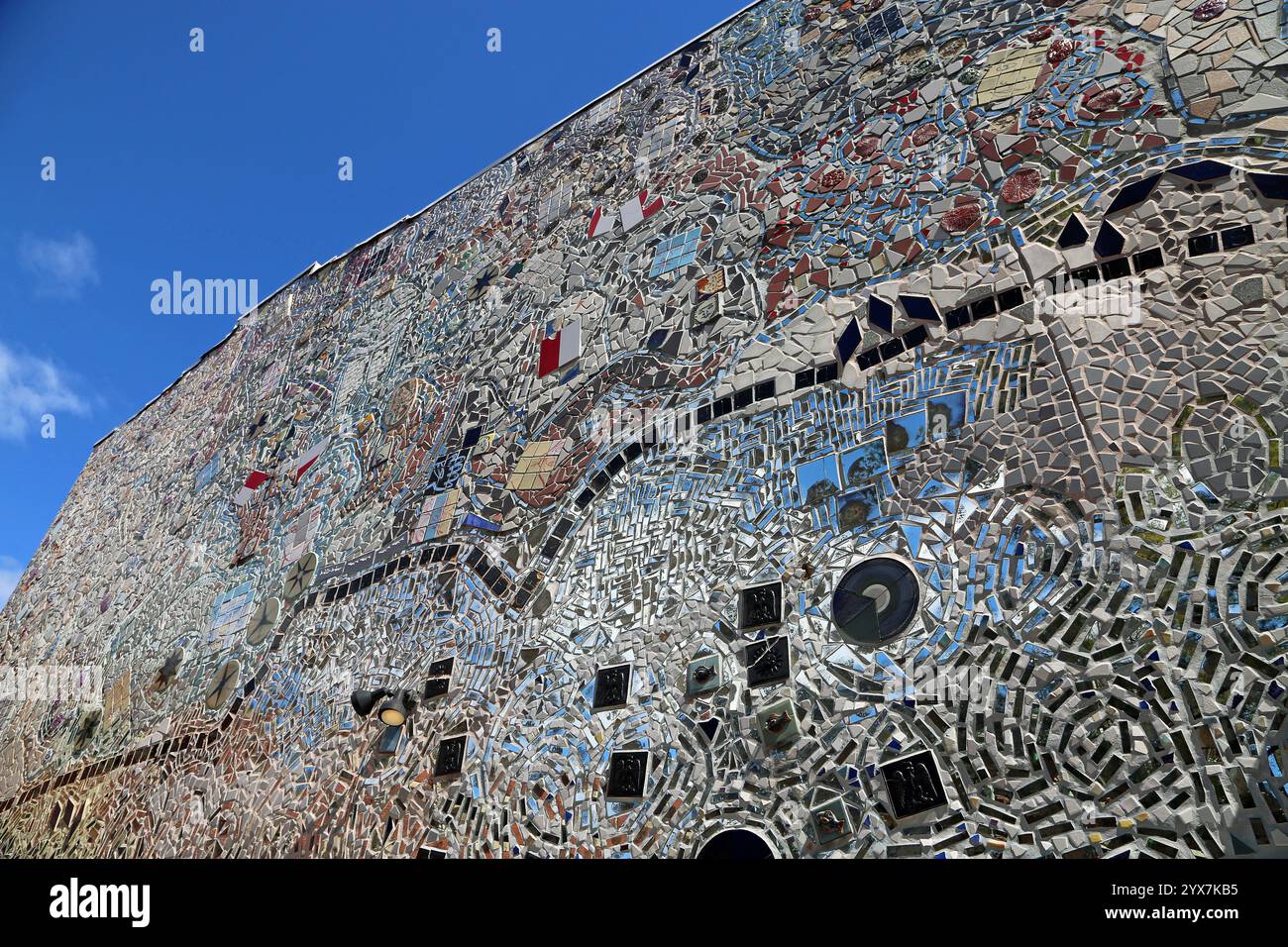 Mosaic wall on blue sky - Magic Gardens - Philadelphia, Pennsylvania ...