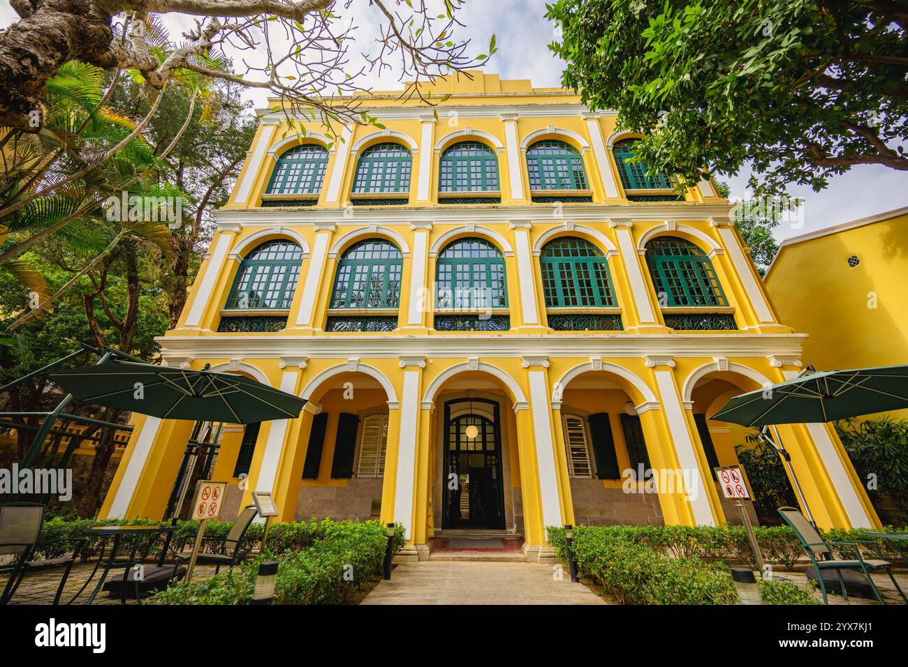 (241214) -- MACAO, Dec. 14, 2024 (Xinhua) -- This photo shows the Sir ...