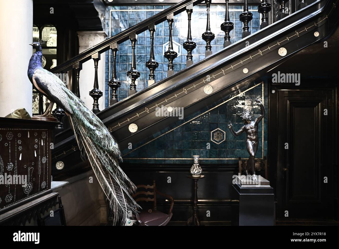 Leighton house interior london hi-res stock photography and images - Alamy