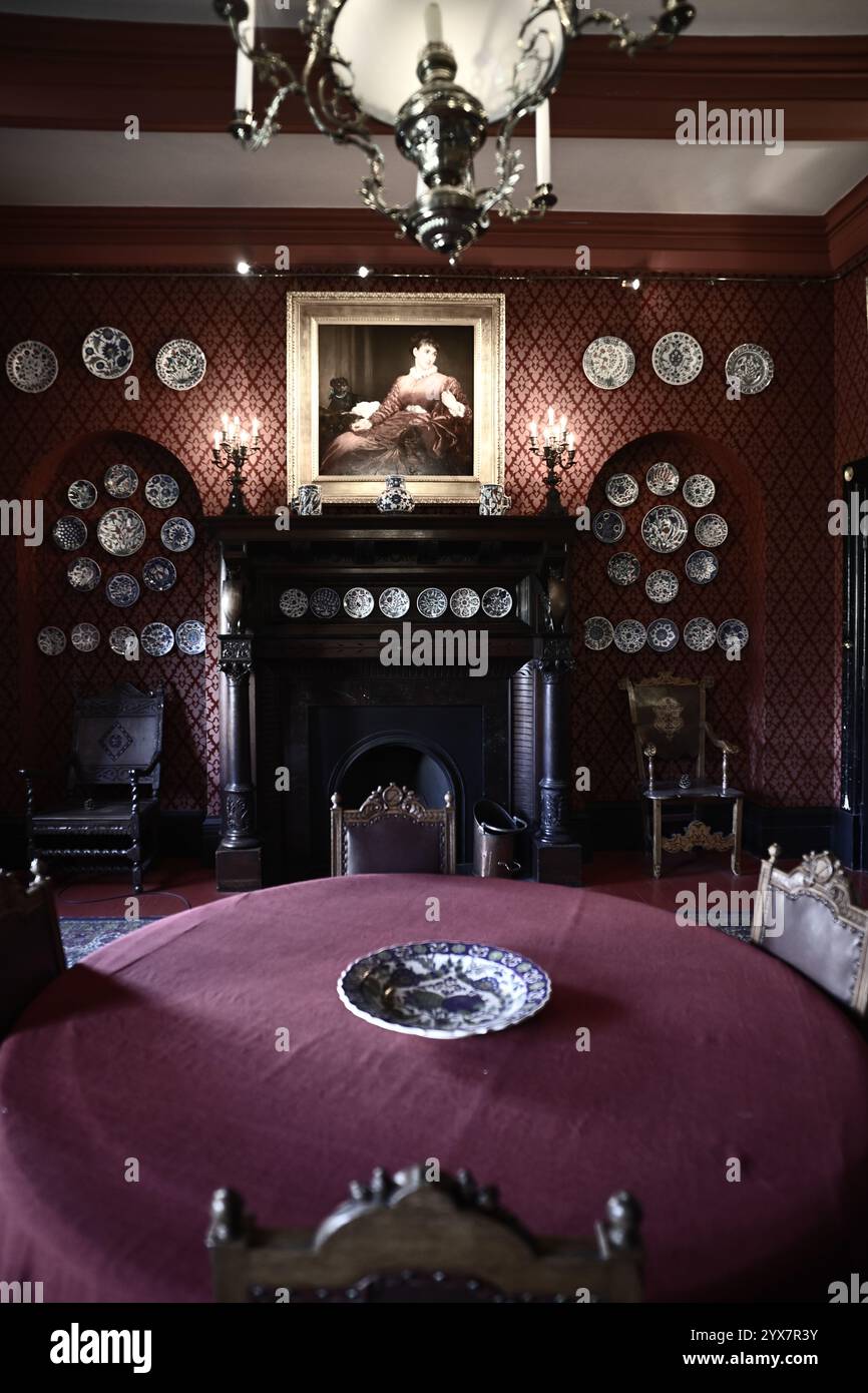 Leighton house interior london hi-res stock photography and images - Alamy