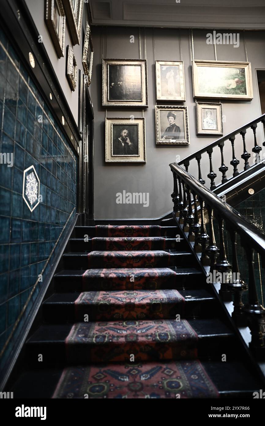 Leighton house interior london hi-res stock photography and images - Alamy