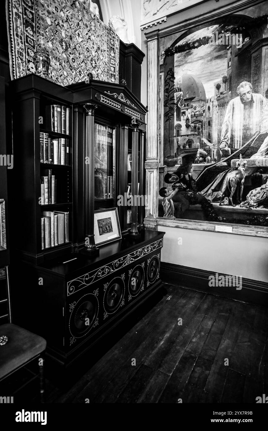 Leighton house interior london hi-res stock photography and images - Alamy