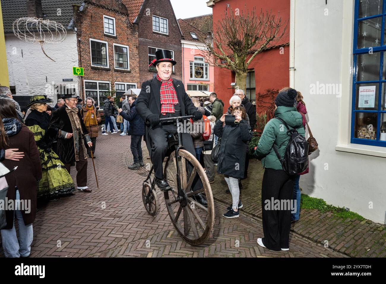 DEVENTER - Actors during the Dickens Festival. With the event, part of ...