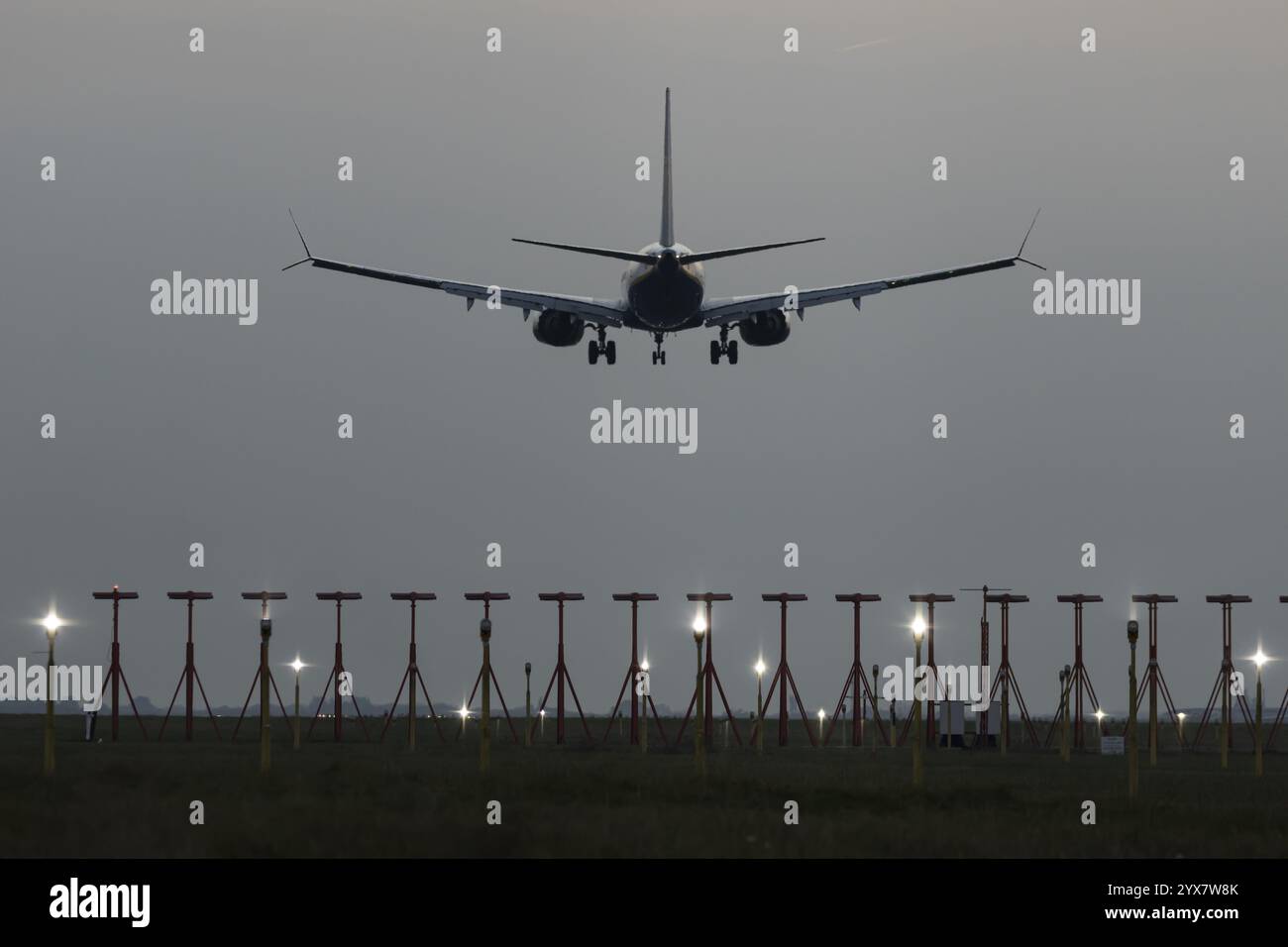 Airplane boeing 737 approaching over hi-res stock photography and ...