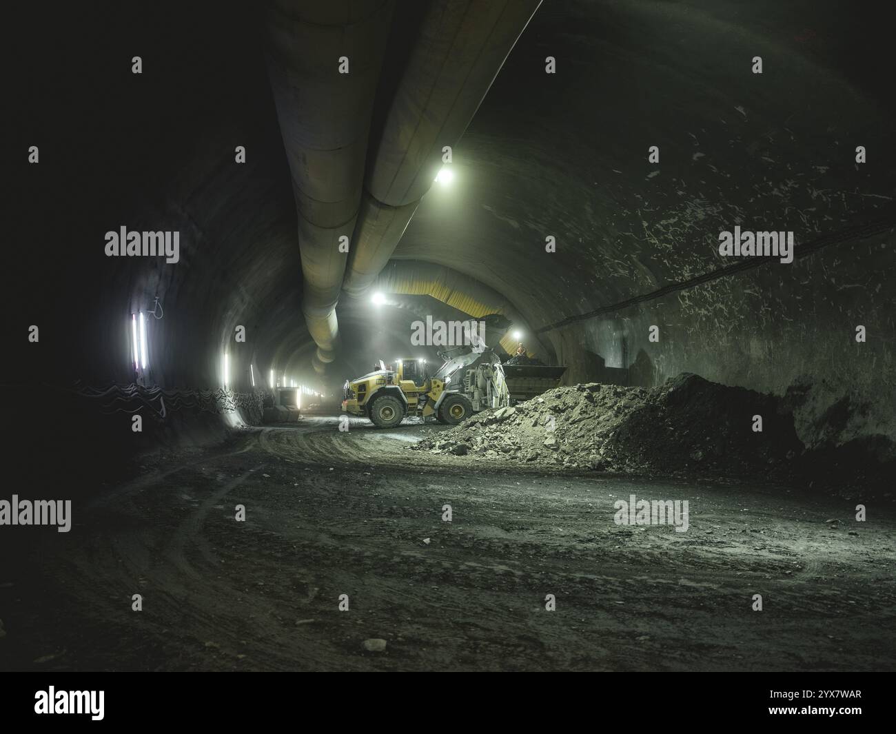Tunnel construction removal rock hi-res stock photography and images ...