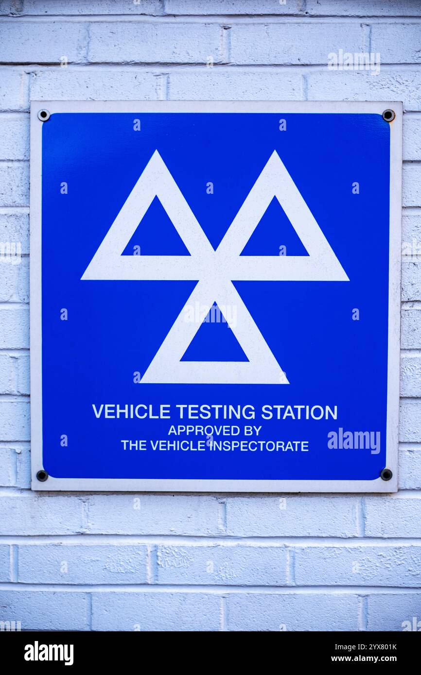 Station sign symbol symbol hi-res stock photography and images - Alamy