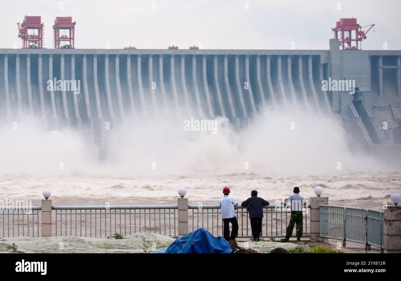 (241214) -- YICHANG, Dec. 14, 2024 (Xinhua) -- This photo taken on July ...