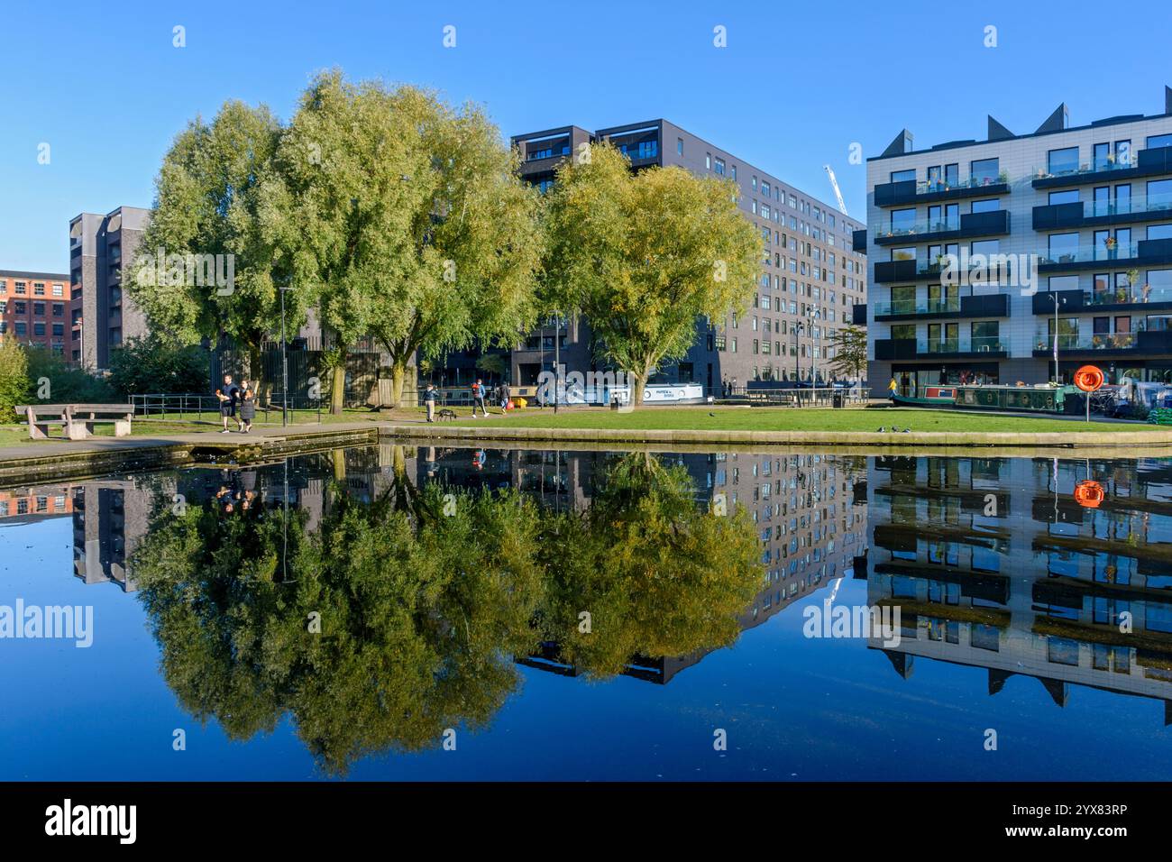The Cotton Field Wharf and the Mansion House apartment blocks, from the ...