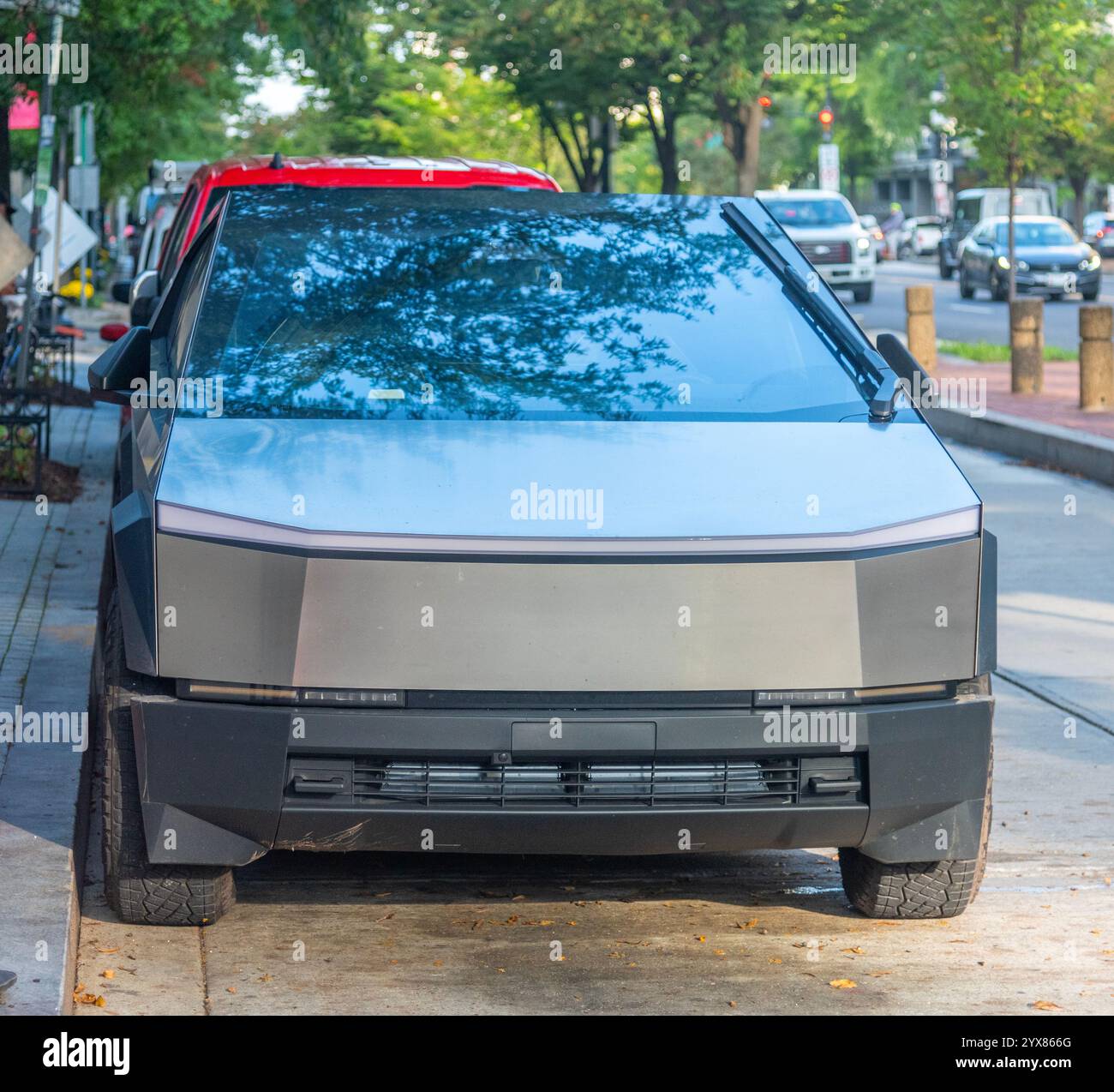 Stainless steel cybertruck hi-res stock photography and images - Alamy