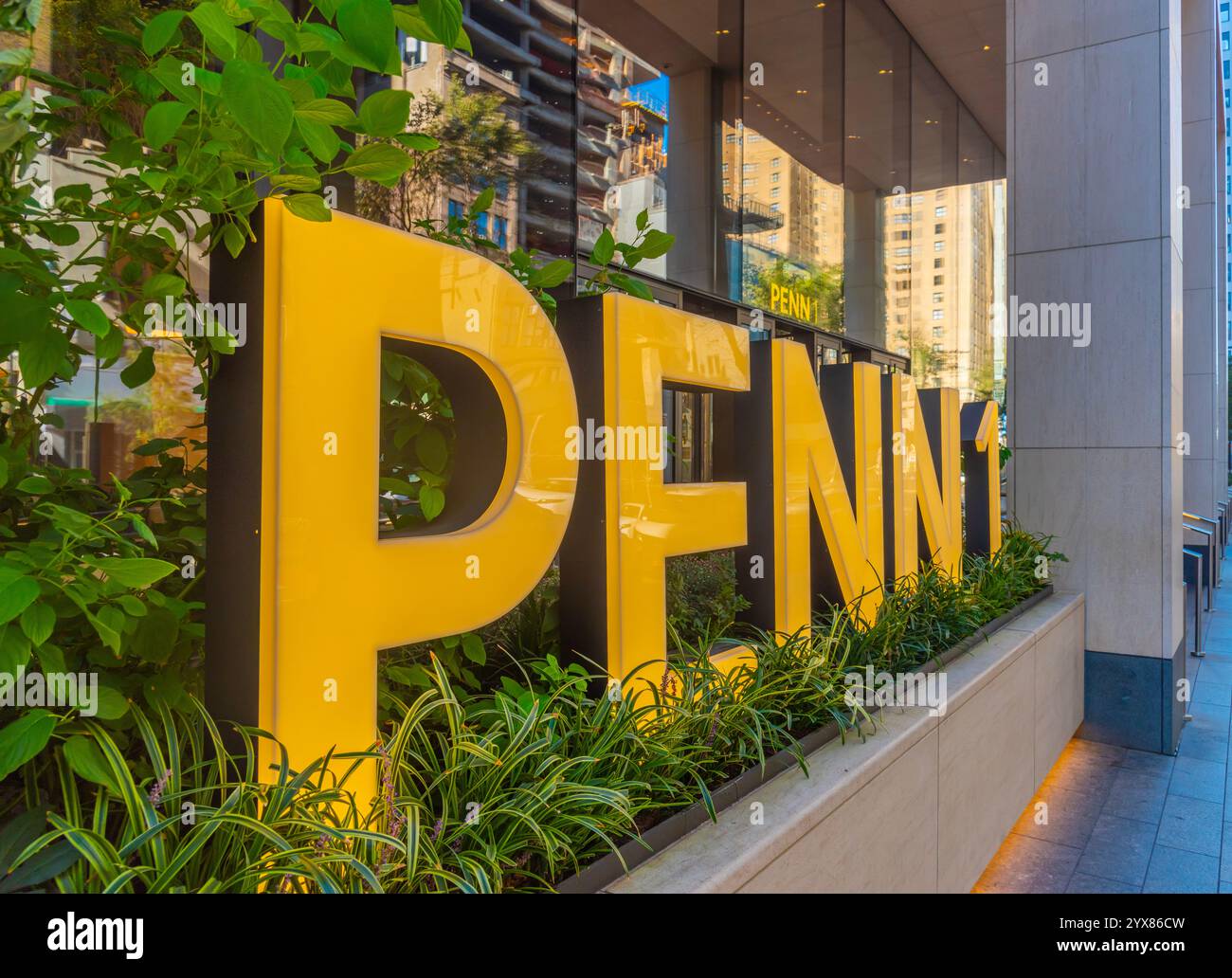 PENN 1 sign in Midtown Manhattan Stock Photo - Alamy