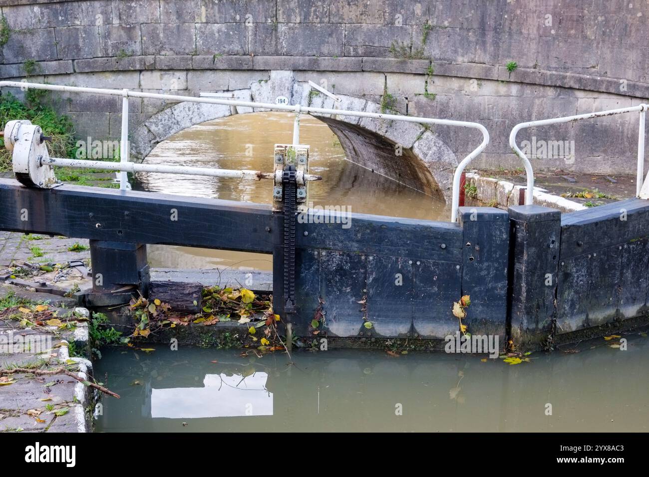 Bath, Somerset - 27 November 2024 - Kennet & Avon Canal - Lock 7 at the ...