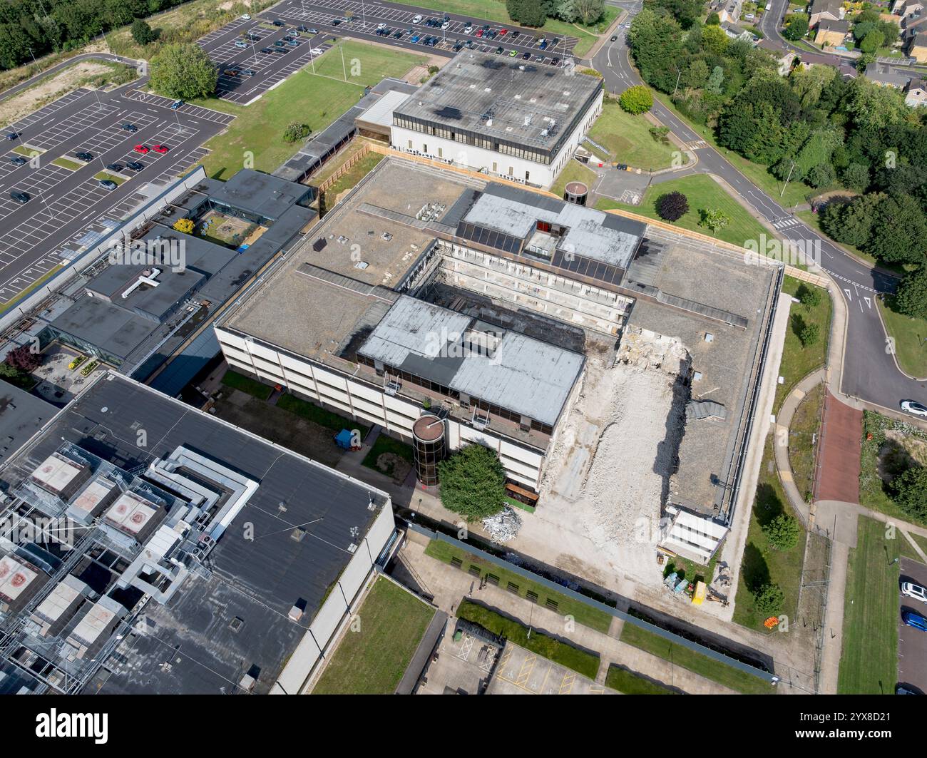 Demolition of IBM Havant Building 26. Built in the 1970's the once ...