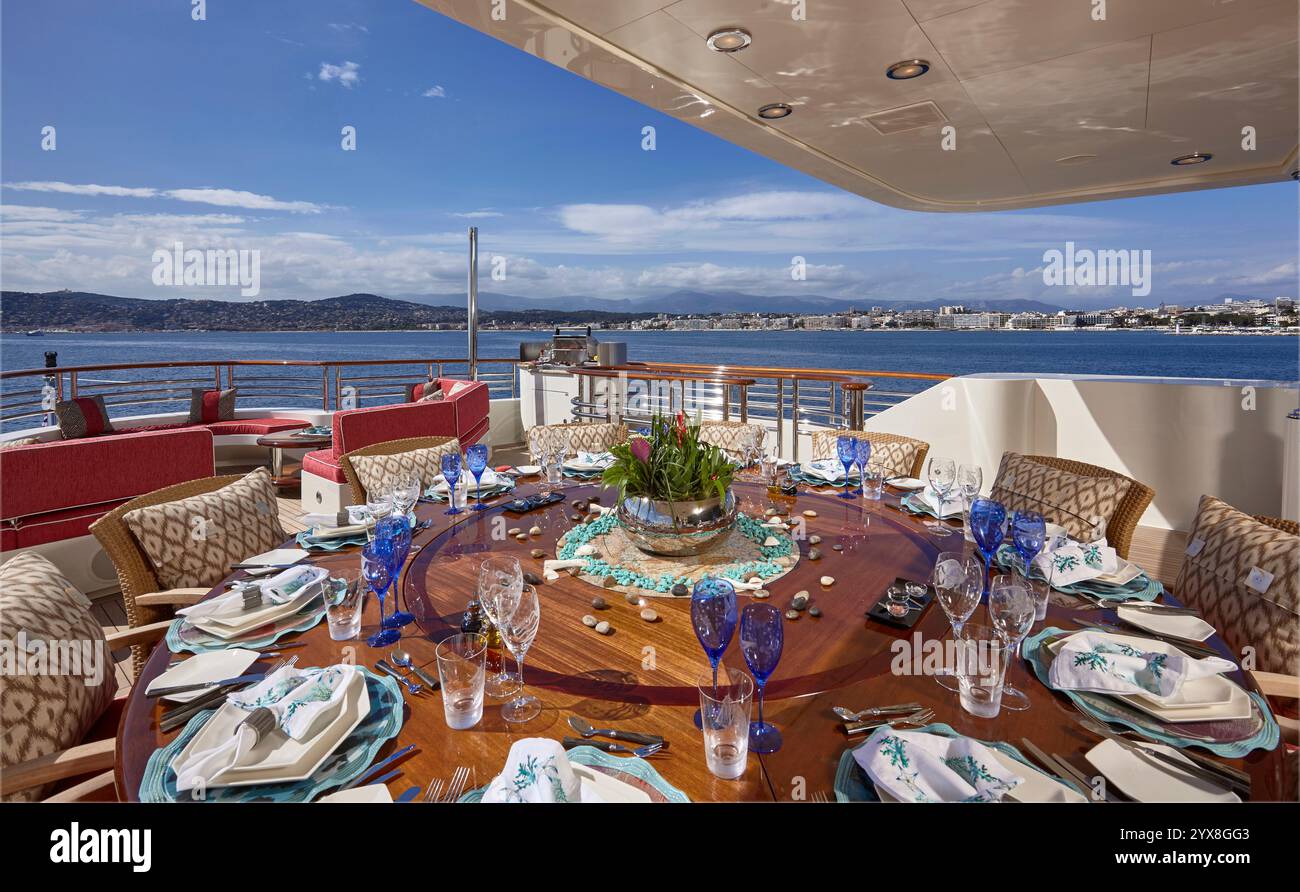 Superyacht charter experience hi-res stock photography and images - Alamy