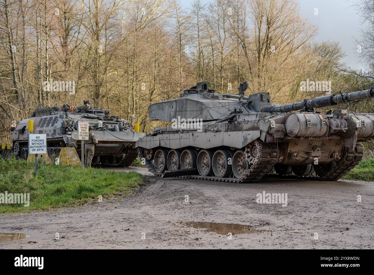 Challenger Armored Repair and Recovery Vehicle (CRARRV) FV4204 winching ...