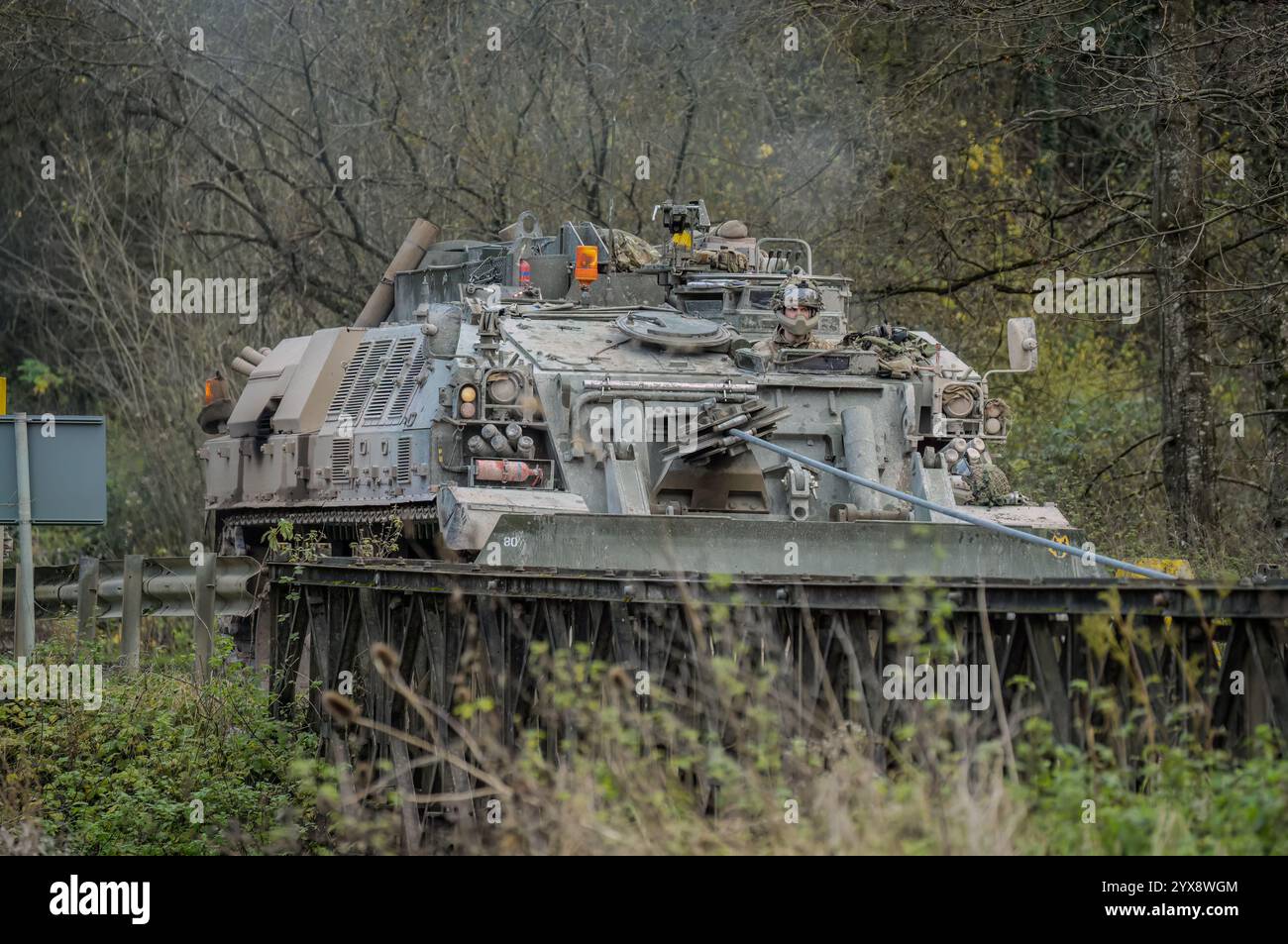 Challenger Armored Repair and Recovery Vehicle (CRARRV) FV4204 winching ...