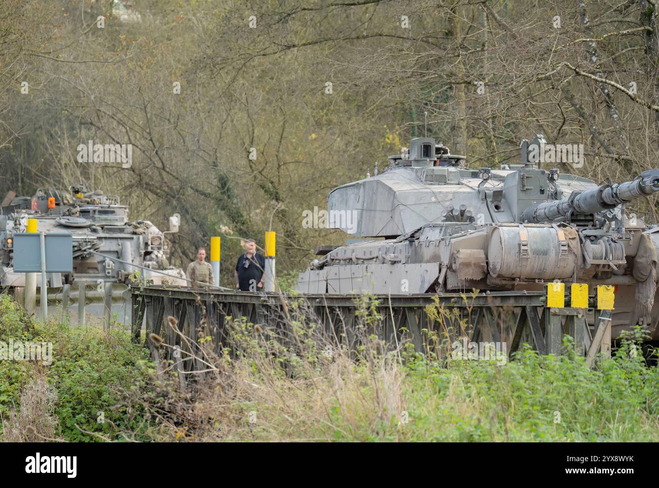 Challenger Armored Repair and Recovery Vehicle (CRARRV) FV4204 winching ...