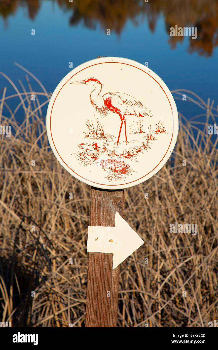 Walk arrow hi-res stock photography and images - Alamy