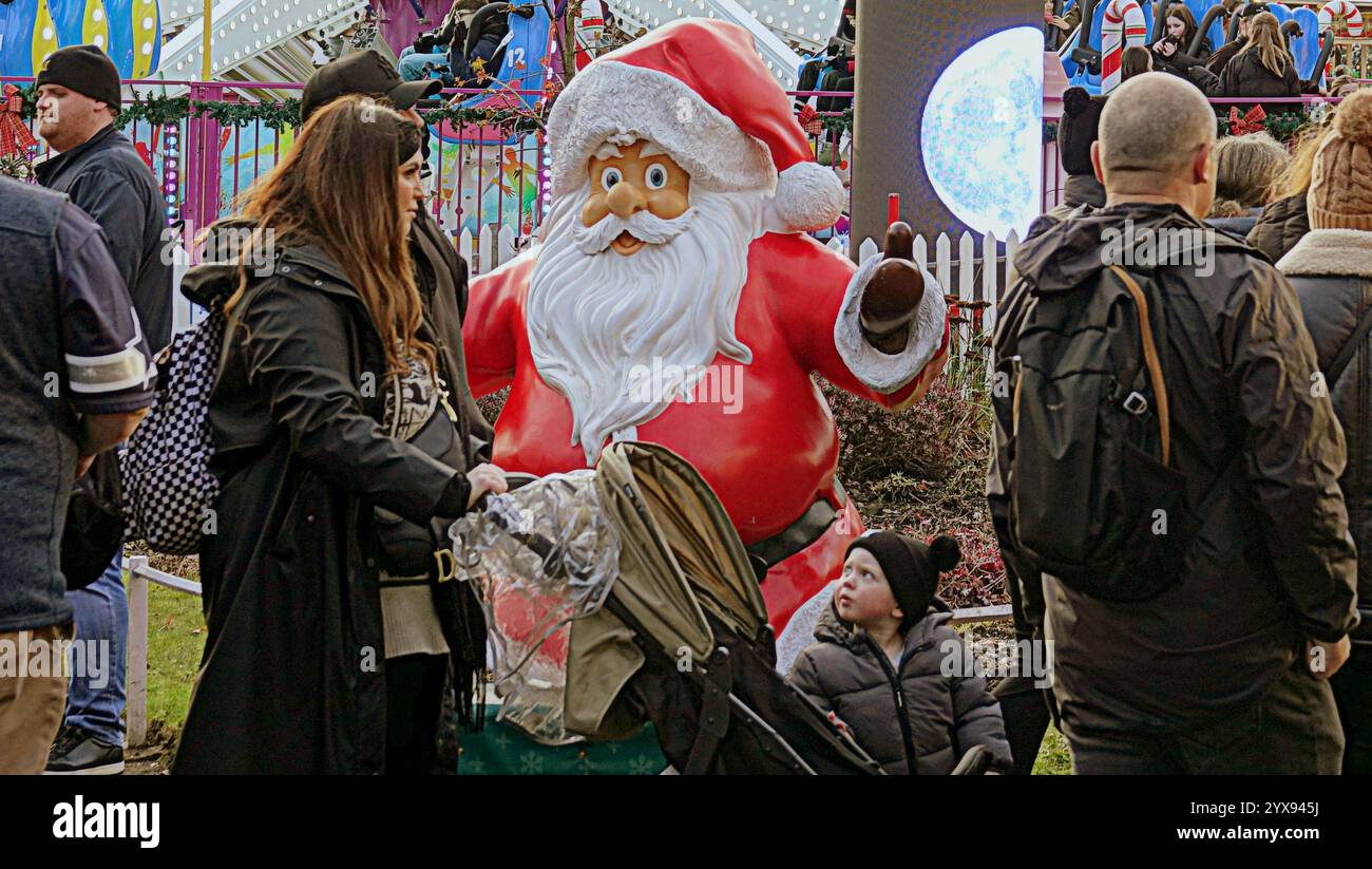 Edinburgh, Scotland, UK. 14th December, 2024. UK Weather: * I saw mommy ...